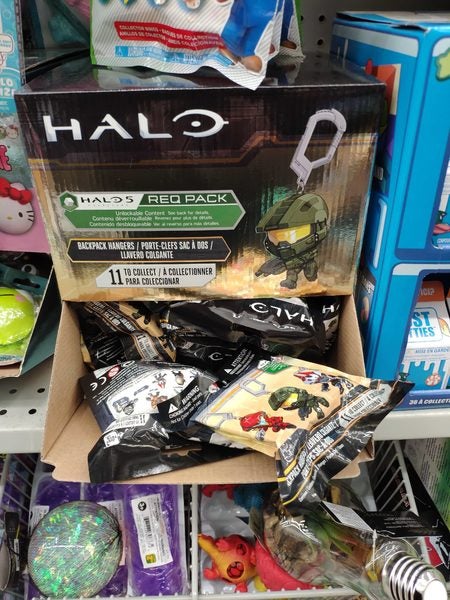 [Dollarama] Halo 5 Backpack Hangers w/dlc - $3 - RedFlagDeals.com Forums