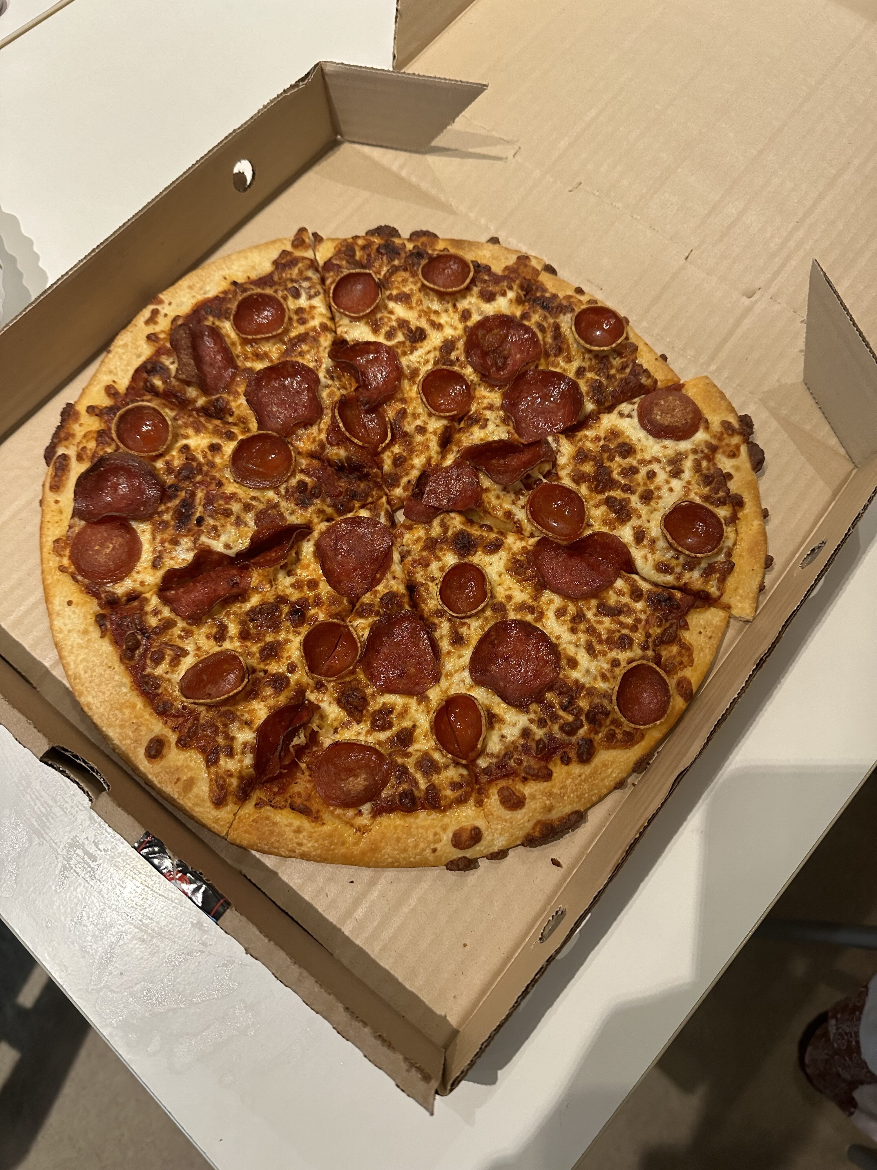 [Pizza Hut] FREE medium handcrafted Crust pizza when you bring in any ...